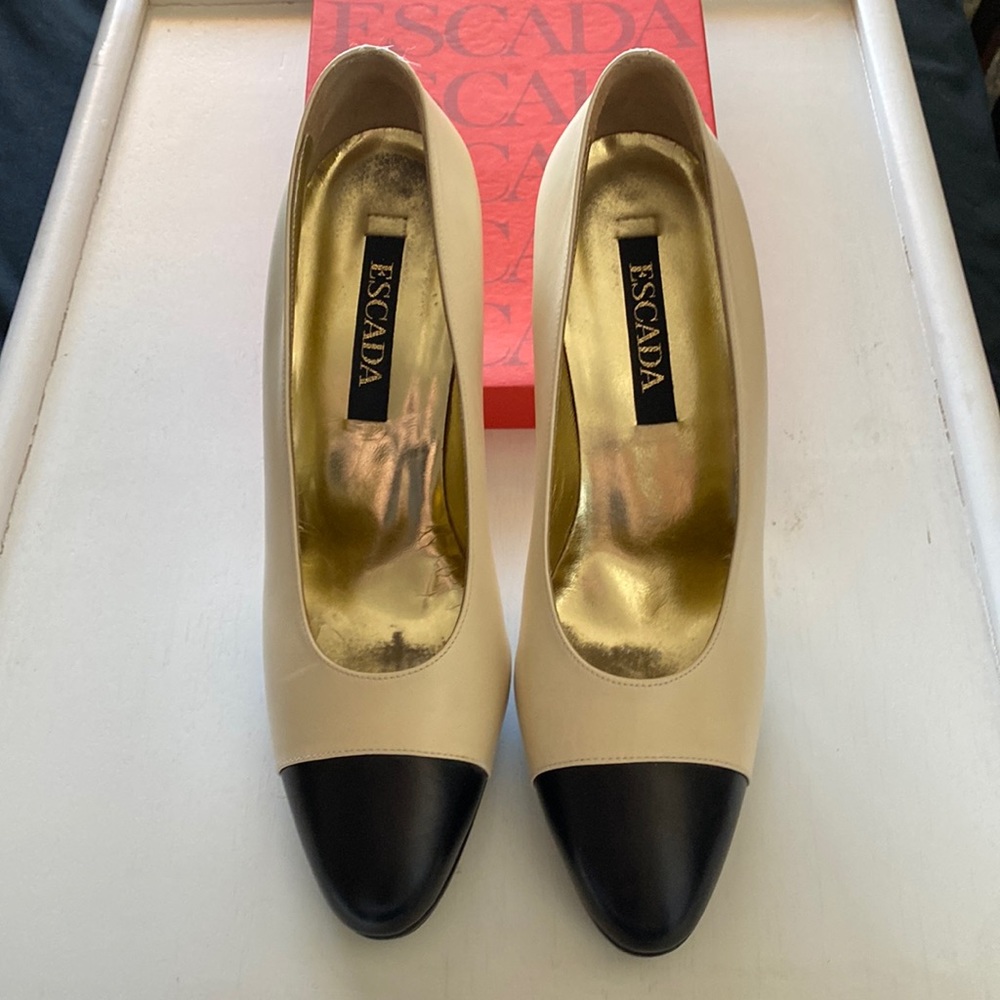 Classic Vintage Escada Two-Tone Pump - Gem